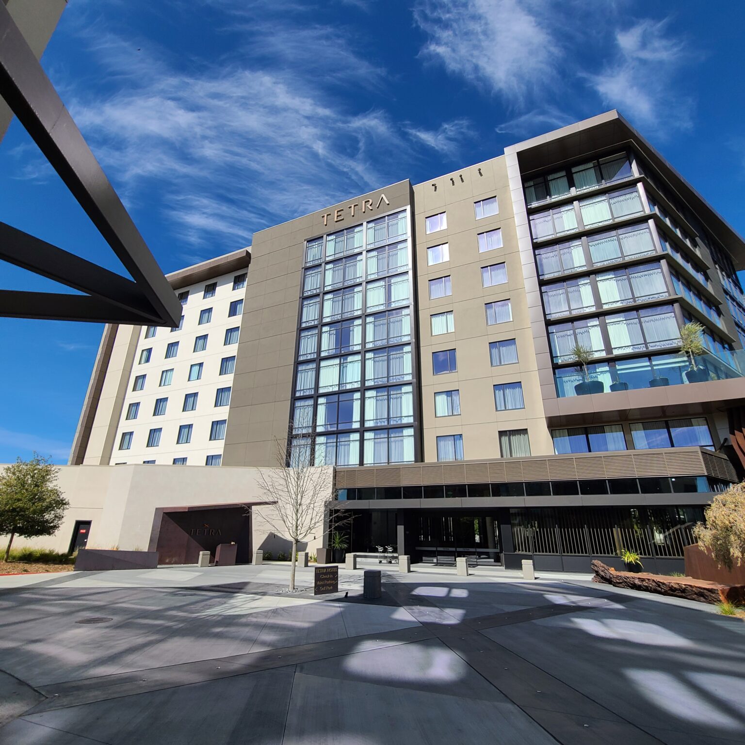 Review: TETRA Hotel, Autograph Collection