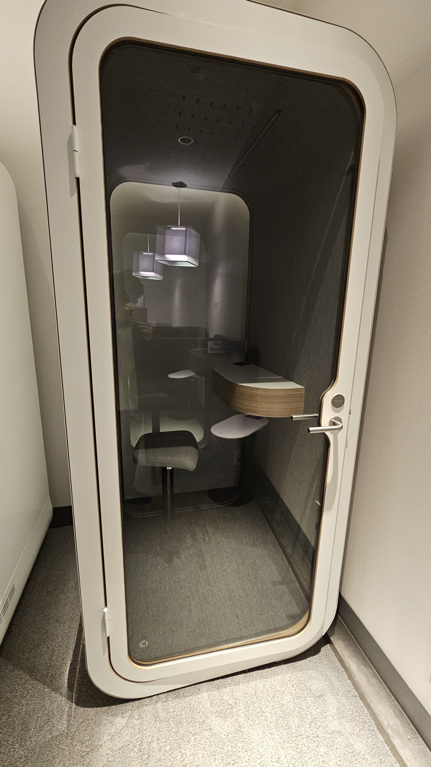 Review: The Club MSY Lounge- Louis Armstrong New Orleans International ...