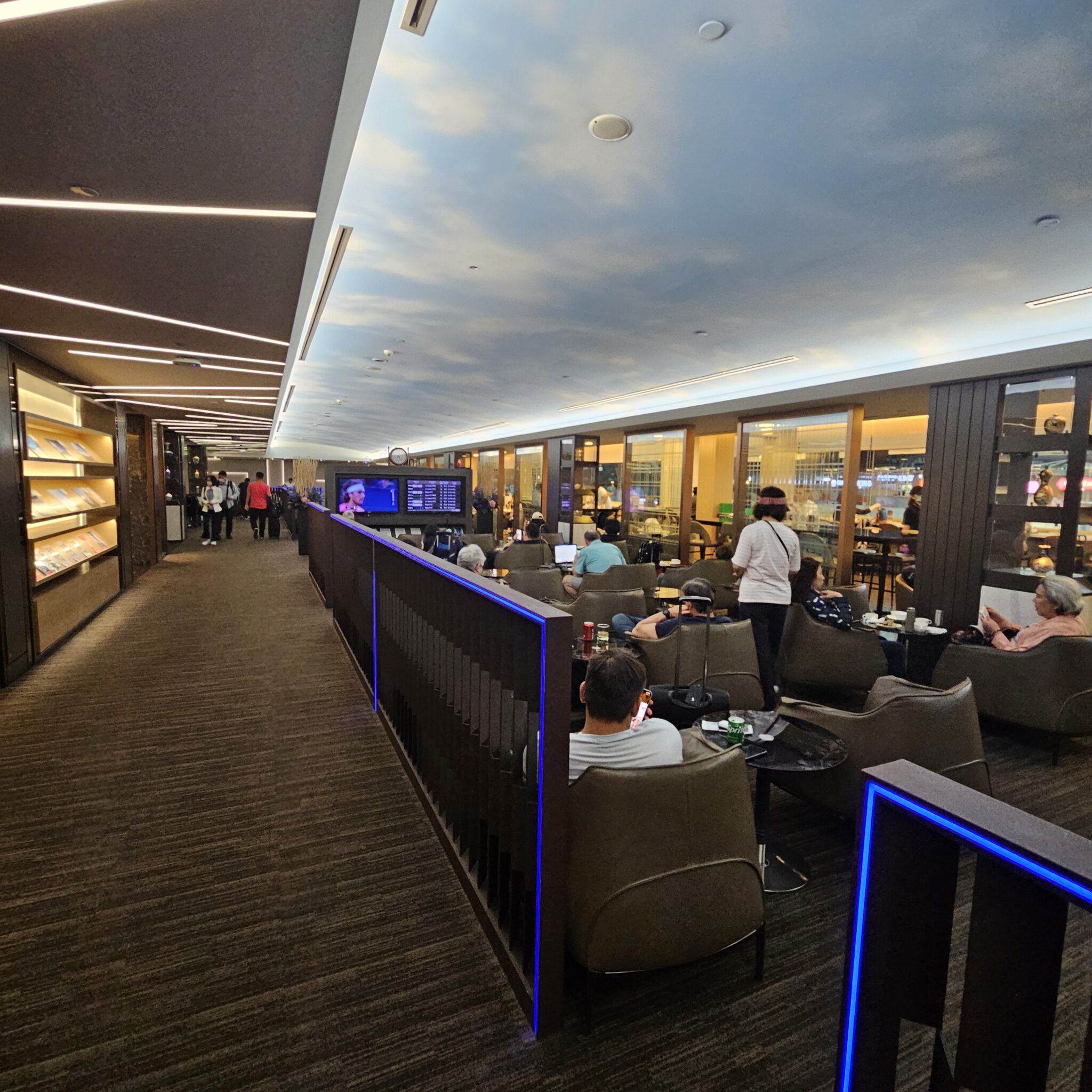 Review: EVA Air Boeing 777 Business Class Royal Laurel (SFO=TPE)