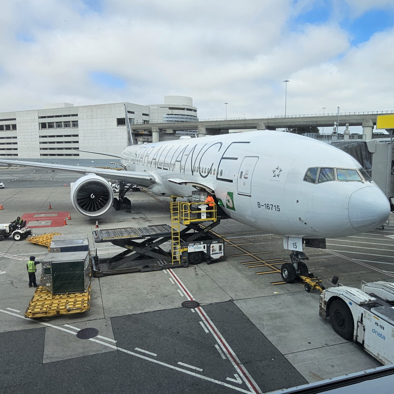 Review: EVA Air Boeing 777 Business Class Royal Laurel (SFO=TPE)