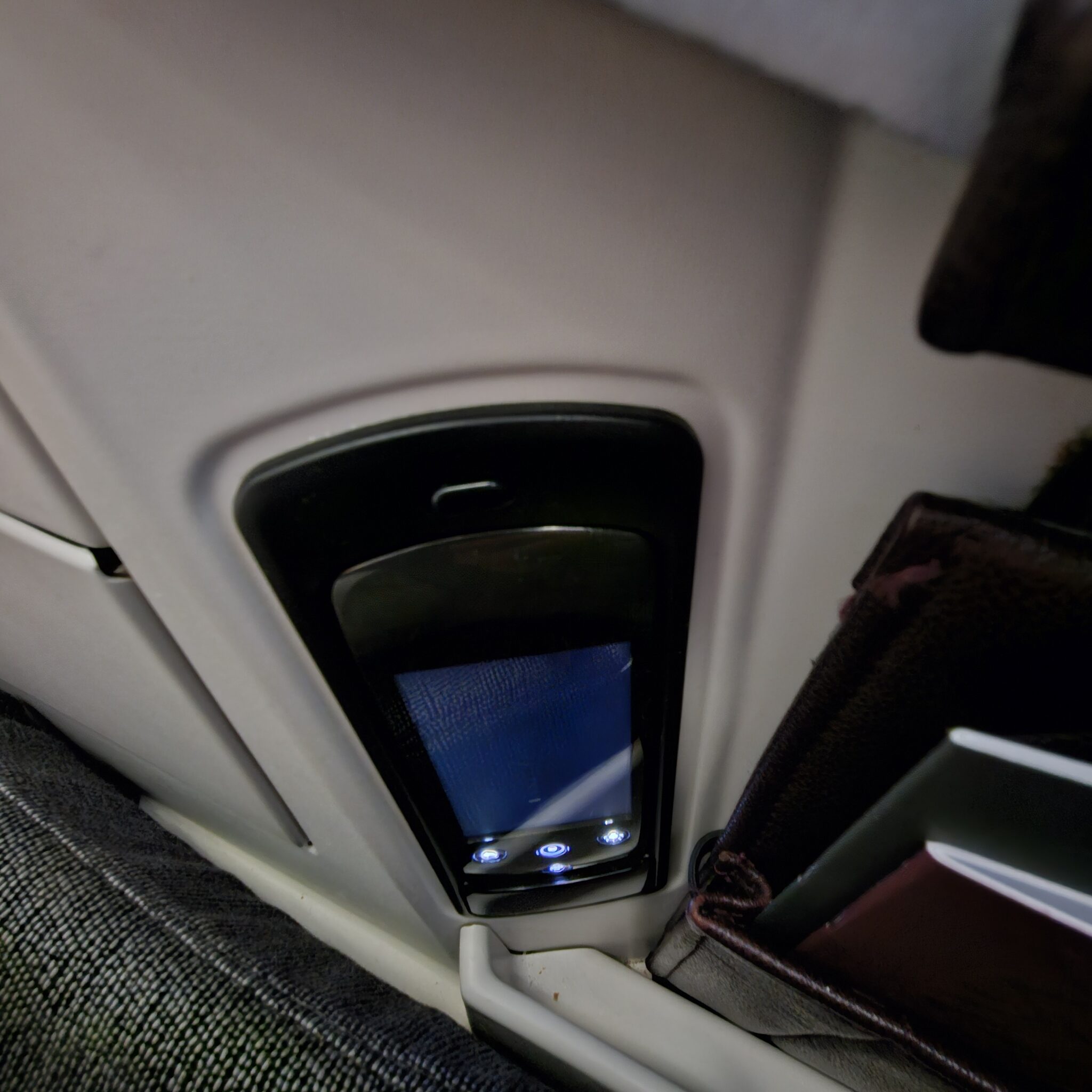 Review: Qatar Airways Lie Flat Business Class Airbus A320 (DOH-SJJ)